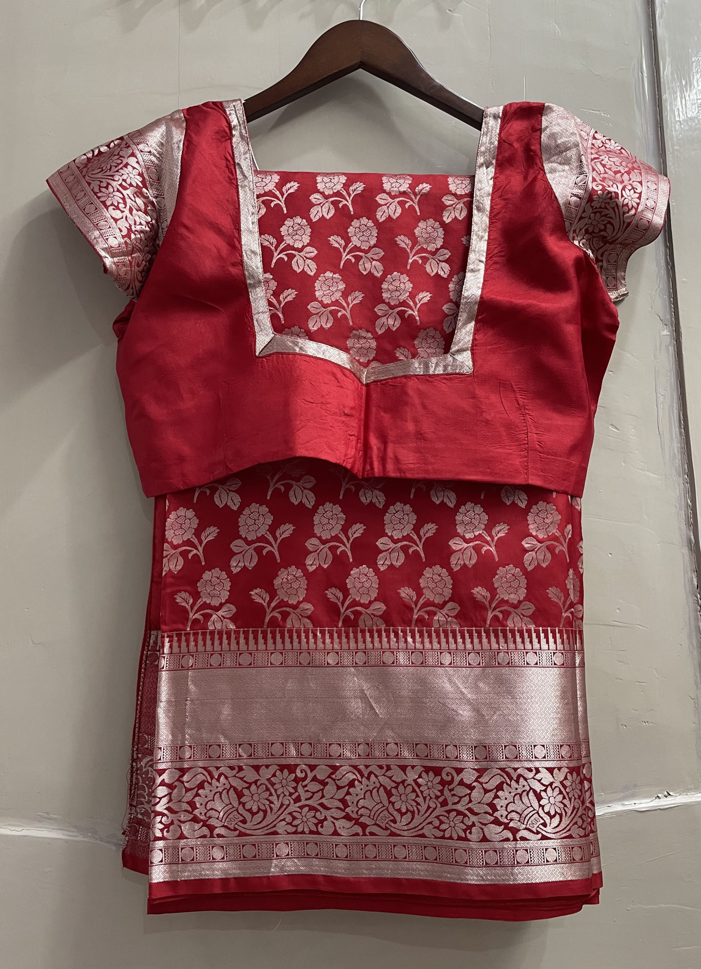 Punarvi - India Authentic|PreLoved|Sustainable Red pattu saree
