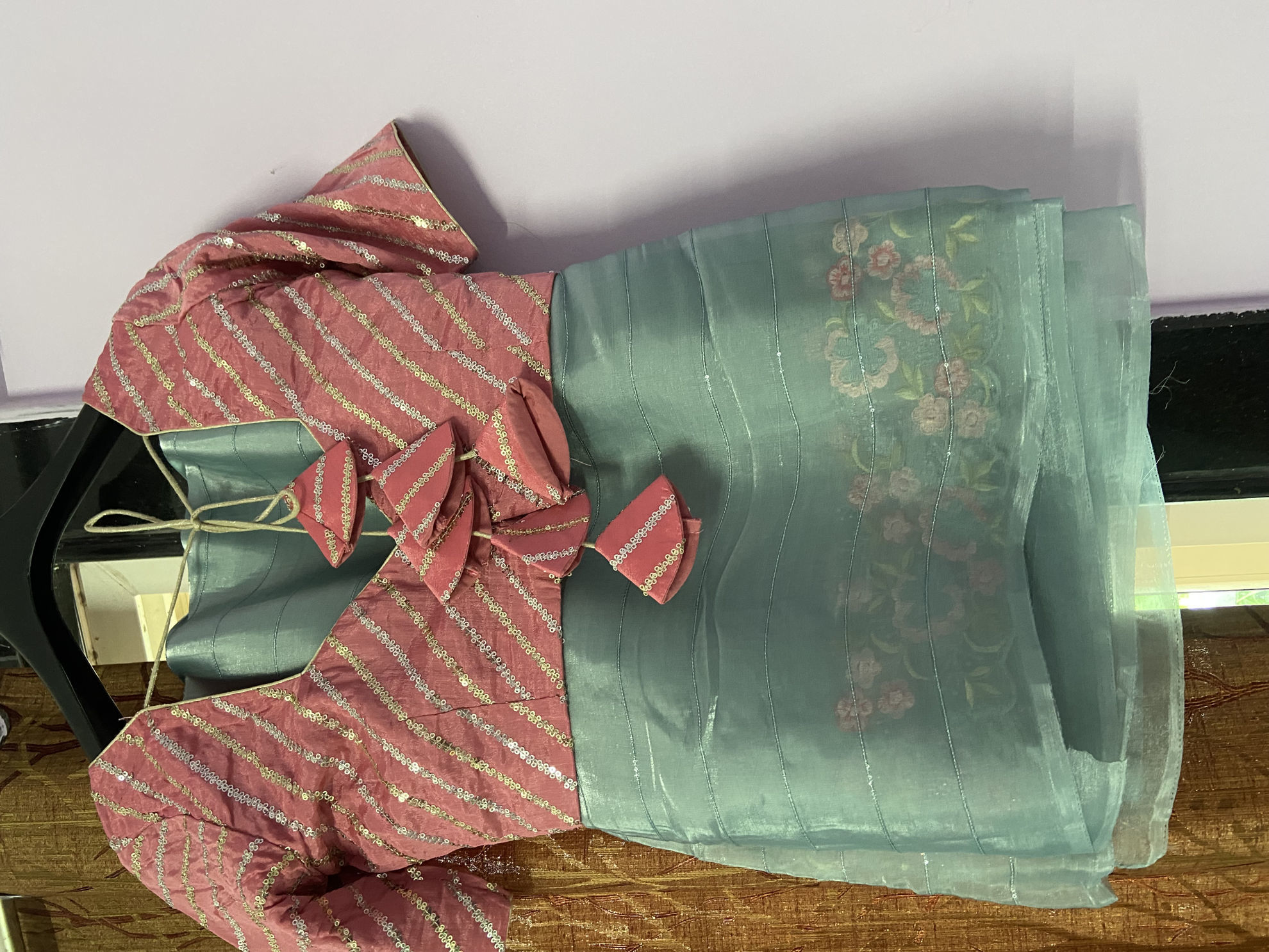 Punarvi - India Authentic|PreLoved|Sustainable Trending glass tissue saree